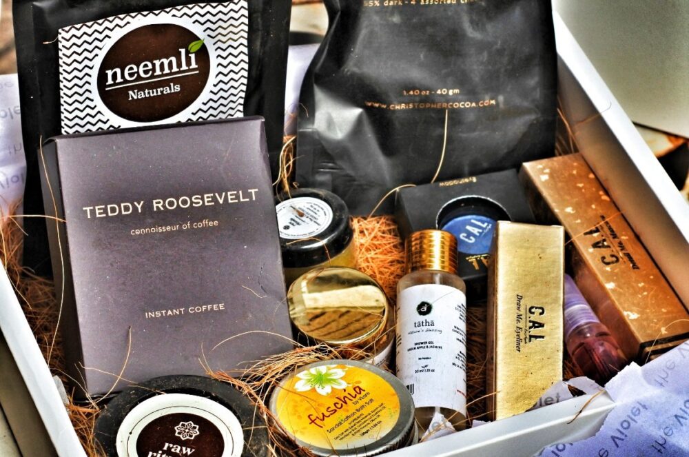 VIOLET BOX – Susana